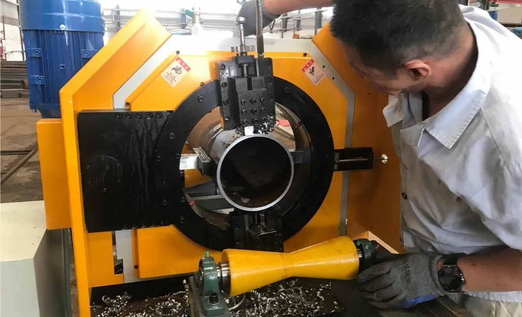 Stationary Pipe Cutting & Beveling Machine